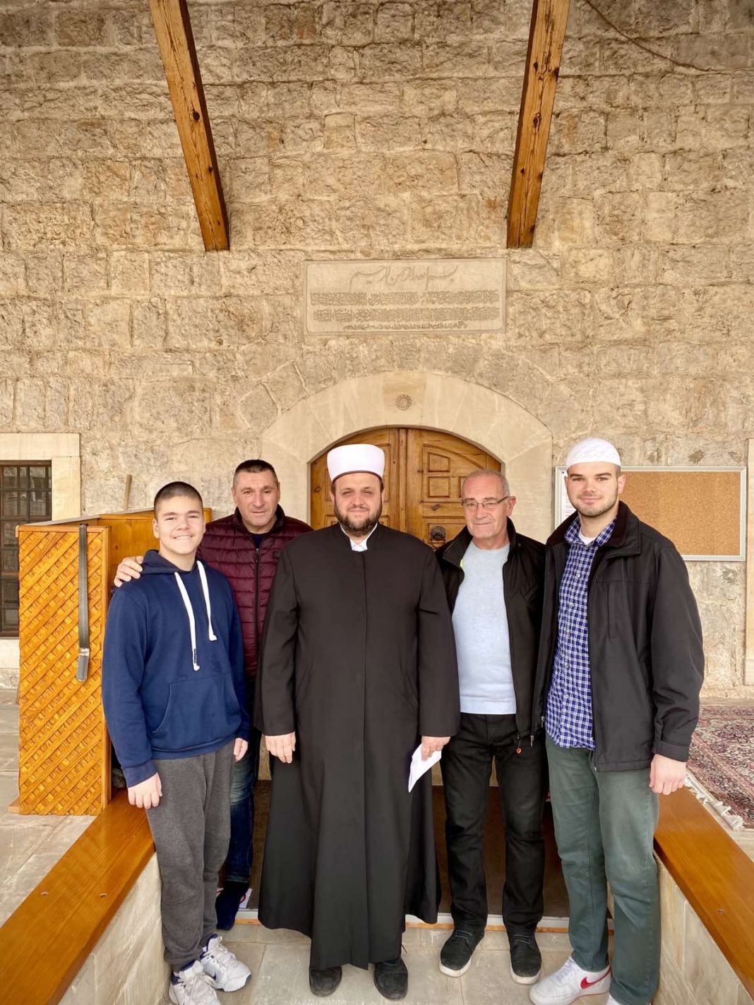 Glavni imam odao priznanje džamatskom odboru Donja Mahala za trud ...